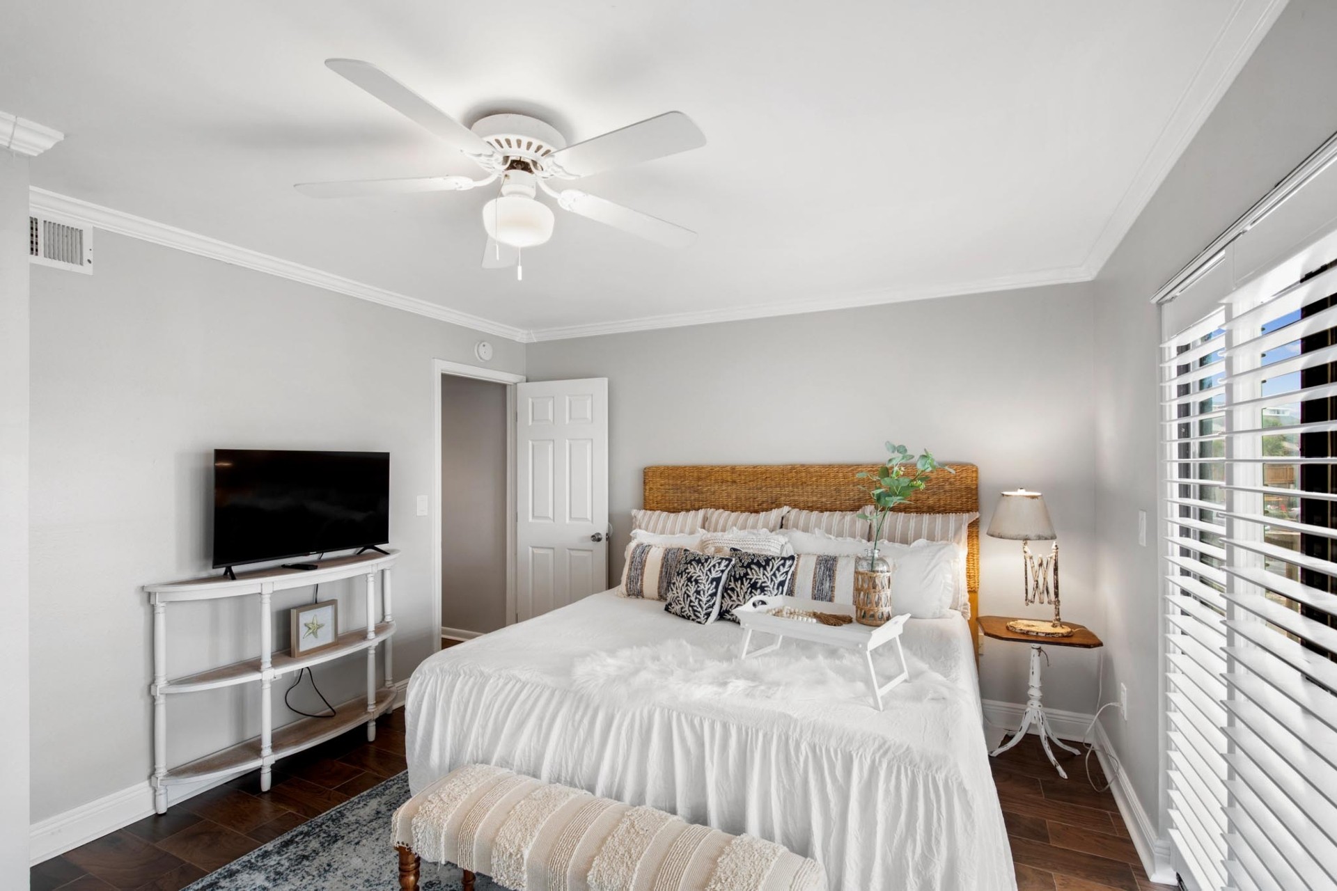Enjoy the Seabreeze Condo at Portside - Vacation Rentals By Owner ...