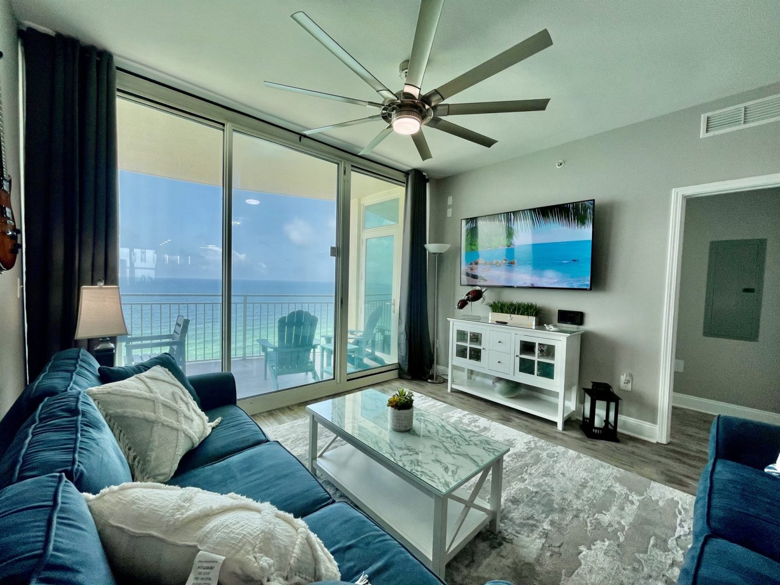 Aqua Luxury 4 BR – 2 Oceanfront King Suites, Huge Balcony + VIP Beach ...